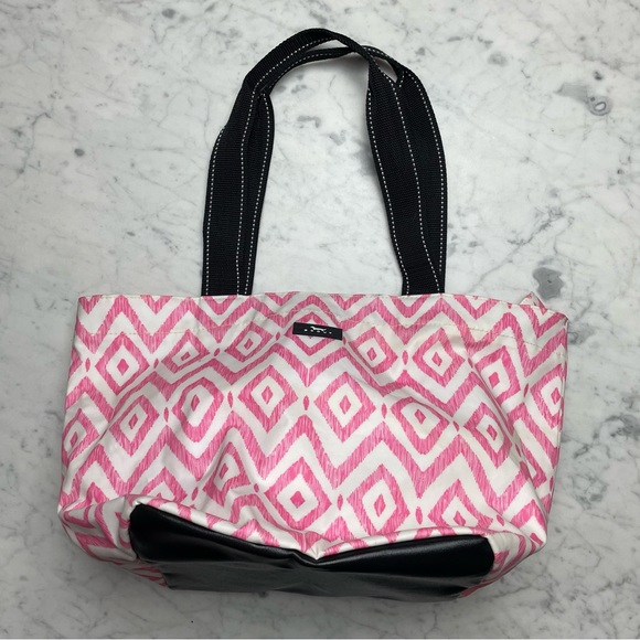 Scout | Bags | Scout Daytripper Pink Print Shoulder Beach Pool Travel ...